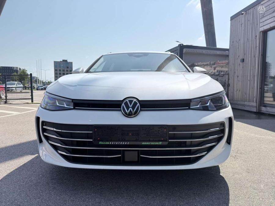 White Volkswagen Passat 2025 in Vilnius, with an engine capacity of 1.97 L and mileage of 26 thousand km for 29000 €, photo 3 on AUTOMOTO.COM.LV