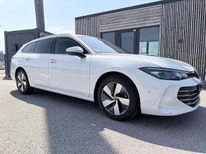White Volkswagen Passat 2025 in Vilnius, with an engine capacity of 1.97 L and mileage of 26 thousand km for 29000 €, photo 4 on AUTOMOTO.COM.LV