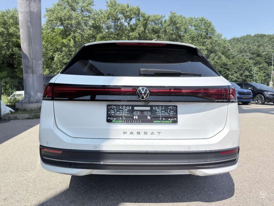 White Volkswagen Passat 2025 in Vilnius, with an engine capacity of 1.97 L and mileage of 26 thousand km for 29000 €, photo 6 on AUTOMOTO.COM.LV
