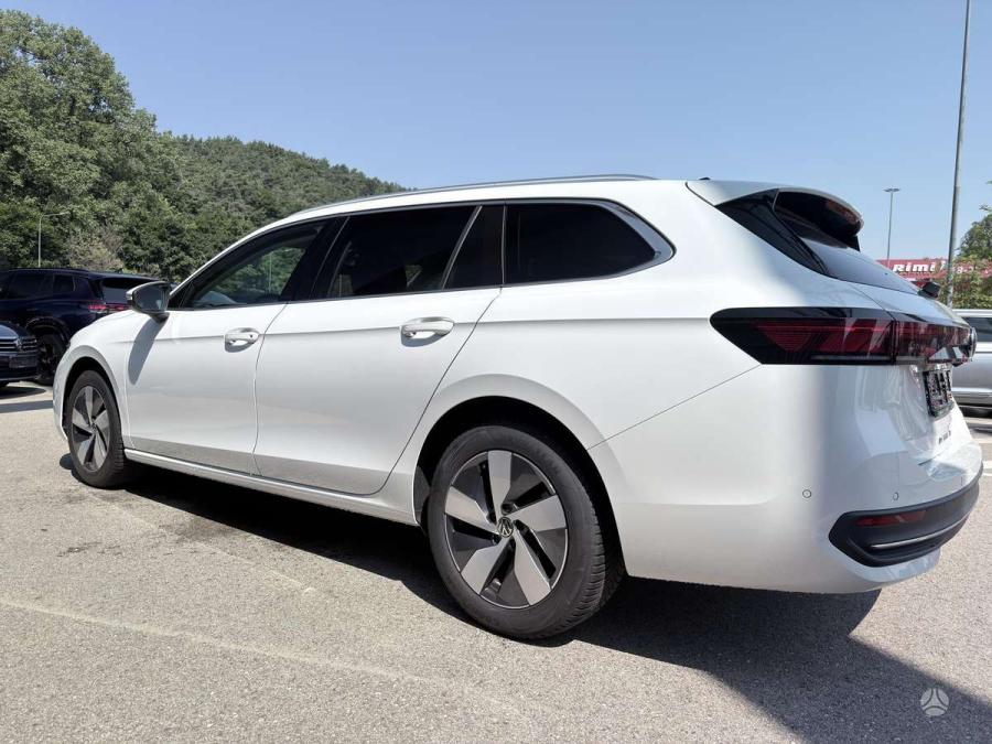 White Volkswagen Passat 2025 in Vilnius, with an engine capacity of 1.97 L and mileage of 26 thousand km for 29000 €, photo 7 on AUTOMOTO.COM.LV