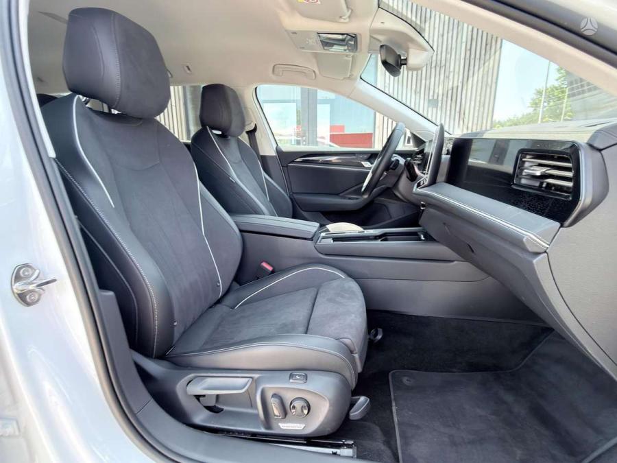 White Volkswagen Passat 2025 in Vilnius, with an engine capacity of 1.97 L and mileage of 26 thousand km for 29000 €, photo 10 on AUTOMOTO.COM.LV