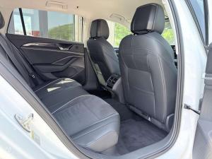 White Volkswagen Passat 2025 in Vilnius, with an engine capacity of 1.97 L and mileage of 26 thousand km for 29000 €, photo 11 on AUTOMOTO.COM.LV