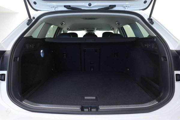 Volkswagen Passat 2025 in Vilnius on AUTOMOTO.COM.LV White Volkswagen Passat 2025 in Vilnius, with an engine capacity of 1.50 L and mileage of 22 thousand km for 28490 €, photo 9 on AUTOMOTO.COM.LV