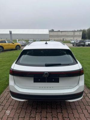 Balts Volkswagen Passat 2026 Panevēža, ar dzinēja tilpumu 1.50 L un nobraukumu 0 tūkst. km par 28990 €, foto 7 vietnē AUTOMOTO.COM.LV