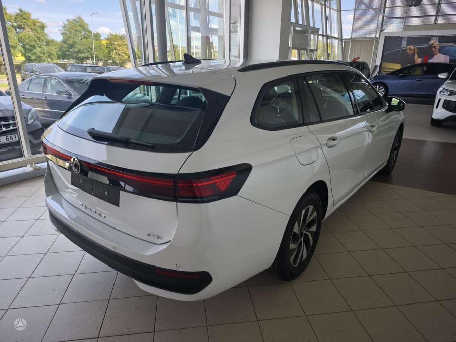 Balts Volkswagen Passat 2026 Šauļi, ar dzinēja tilpumu 1.50 L un nobraukumu 0 tūkst. km par 28750 €, foto 4 vietnē AUTOMOTO.COM.LV