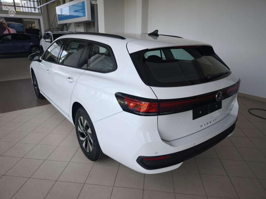 Balts Volkswagen Passat 2026 Šauļi, ar dzinēja tilpumu 1.50 L un nobraukumu 0 tūkst. km par 28750 €, foto 5 vietnē AUTOMOTO.COM.LV