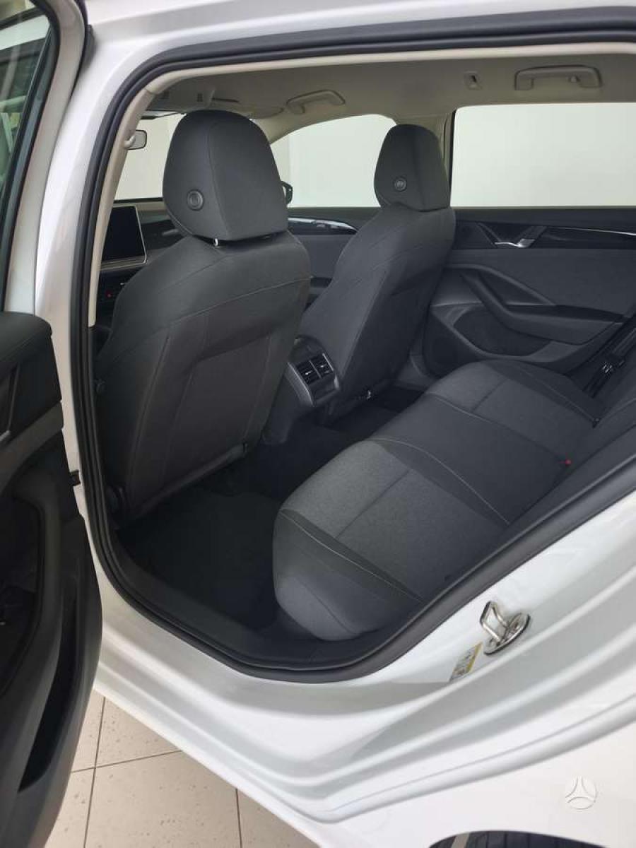 Balts Volkswagen Passat 2026 Šauļi, ar dzinēja tilpumu 1.50 L un nobraukumu 0 tūkst. km par 28750 €, foto 7 vietnē AUTOMOTO.COM.LV