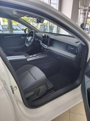 Balts Volkswagen Passat 2026 Šauļi, ar dzinēja tilpumu 1.50 L un nobraukumu 0 tūkst. km par 28750 €, foto 9 vietnē AUTOMOTO.COM.LV