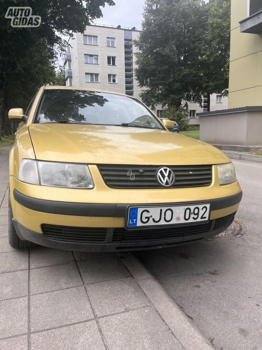 Желтый Фольксваген Пассат 1998 в Клайпеда, объемом двигателя 1.90 л и пробегом 272 тыс. км за 1000 €, фото 1 на AUTOMOTO.COM.LV