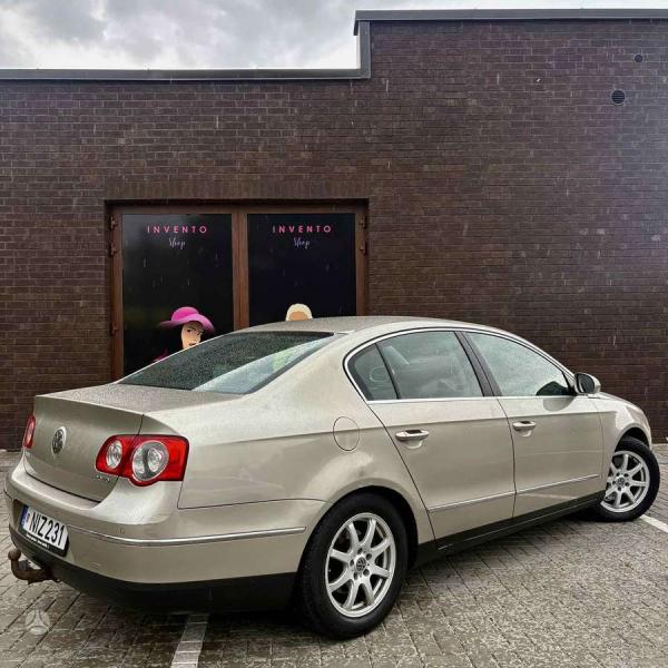 Yellow Volkswagen Passat 2007 in Kaisiadorys, with an engine capacity of 1.97 L and mileage of 400 thousand km for 1550 €, photo 7 on AUTOMOTO.COM.LV