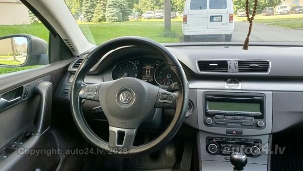 Желтый Фольксваген Пассат 2011 в Таллин, объемом двигателя 2.00 л и пробегом 215 тыс. км за 3300 €, фото 6 на AUTOMOTO.COM.LV