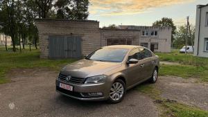 Yellow Volkswagen Passat 2012 in Alytus, with an engine capacity of 1.60 L and mileage of 301 thousand km for 4650 €, photo  on AUTOMOTO.COM.LV