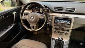 Yellow Volkswagen Passat 2012 in Alytus, with an engine capacity of 1.60 L and mileage of 301 thousand km for 4650 €, photo 6 on AUTOMOTO.COM.LV