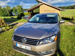 Dzeltens Volkswagen Passat 2015 Ukmergė, ar dzinēja tilpumu 1.80 L un nobraukumu 156 tūkst. km par 6930 €, foto  vietnē AUTOMOTO.COM.LV