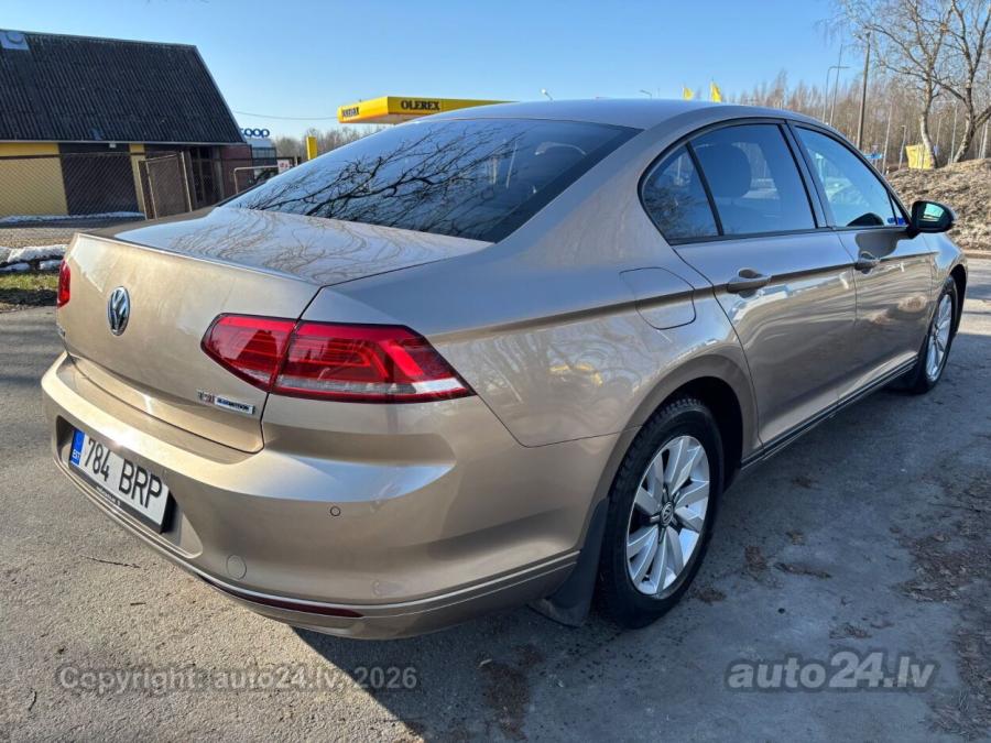 Yellow Volkswagen Passat 2016 in Paide, with an engine capacity of 1.40 L and mileage of 222 thousand km for 8690 €, photo 5 on AUTOMOTO.COM.LV