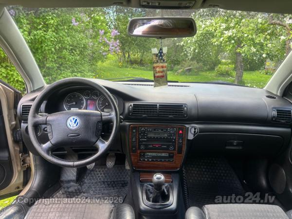 Dzeltens Volkswagen Passat 2002 Rapla, ar dzinēja tilpumu 2.30 L un nobraukumu 245 tūkst. km par 2999 €, foto 9 vietnē AUTOMOTO.COM.LV
