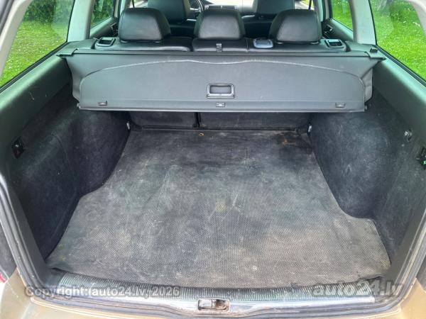 Dzeltens Volkswagen Passat 2002 Rapla, ar dzinēja tilpumu 2.30 L un nobraukumu 245 tūkst. km par 2999 €, foto 10 vietnē AUTOMOTO.COM.LV