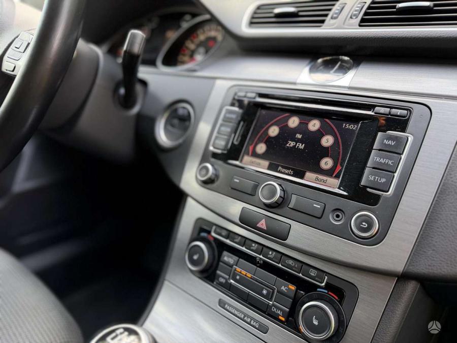 Dzeltens Volkswagen Passat 2012 Viļņa, ar dzinēja tilpumu 1.97 L un nobraukumu 257 tūkst. km par 5700 €, foto 14 vietnē AUTOMOTO.COM.LV