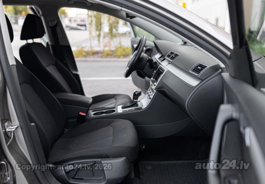 Dzeltens Volkswagen Passat 2014 Tallina, ar dzinēja tilpumu 1.40 L un nobraukumu 295 tūkst. km par 3999 €, foto 12 vietnē AUTOMOTO.COM.LV