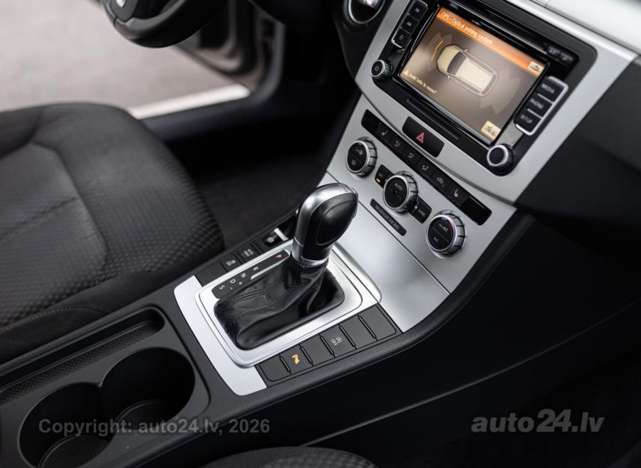 Dzeltens Volkswagen Passat 2014 Tallina, ar dzinēja tilpumu 1.40 L un nobraukumu 295 tūkst. km par 3999 €, foto 15 vietnē AUTOMOTO.COM.LV