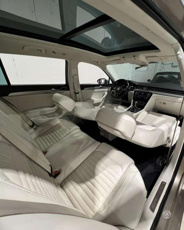 Yellow Volkswagen Passat 2015 in Klaipeda, with an engine capacity of 1.40 L and mileage of 138 thousand km for 12999 €, photo 8 on AUTOMOTO.COM.LV