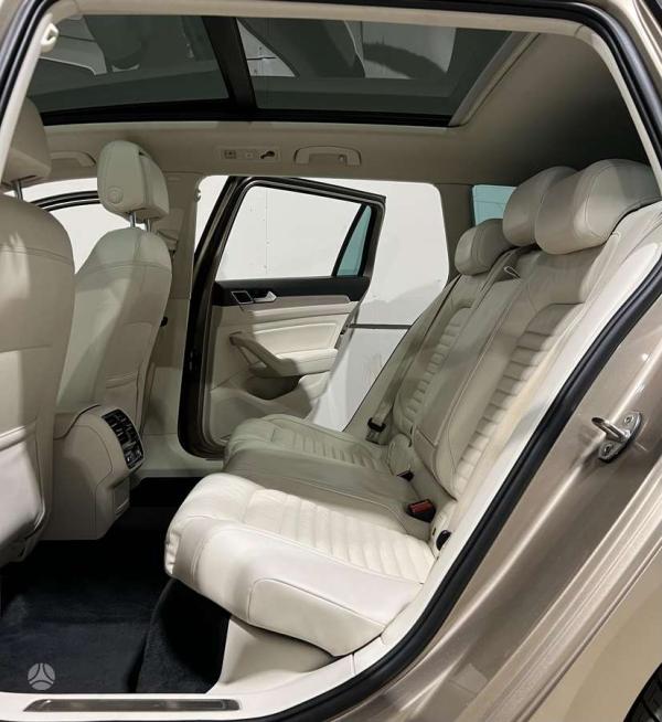 Yellow Volkswagen Passat 2015 in Klaipeda, with an engine capacity of 1.40 L and mileage of 138 thousand km for 12999 €, photo 11 on AUTOMOTO.COM.LV