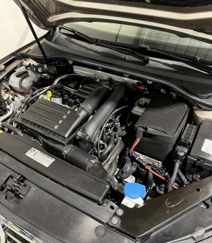 Yellow Volkswagen Passat 2015 in Klaipeda, with an engine capacity of 1.40 L and mileage of 138 thousand km for 12999 €, photo 12 on AUTOMOTO.COM.LV