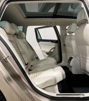 Yellow Volkswagen Passat 2015 in Klaipeda, with an engine capacity of 1.40 L and mileage of 138 thousand km for 12999 €, photo 20 on AUTOMOTO.COM.LV