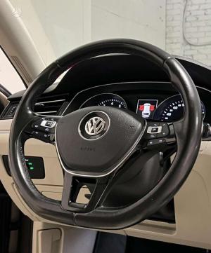 Yellow Volkswagen Passat 2015 in Klaipeda, with an engine capacity of 1.40 L and mileage of 138 thousand km for 12999 €, photo 23 on AUTOMOTO.COM.LV