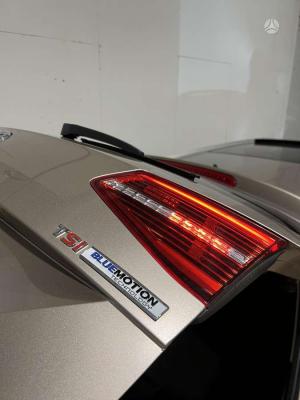 Yellow Volkswagen Passat 2015 in Klaipeda, with an engine capacity of 1.40 L and mileage of 138 thousand km for 12999 €, photo 29 on AUTOMOTO.COM.LV