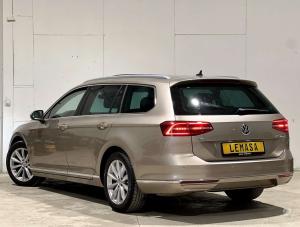 Yellow Volkswagen Passat 2015 in Klaipeda, with an engine capacity of 1.40 L and mileage of 138 thousand km for 12999 €, photo 32 on AUTOMOTO.COM.LV