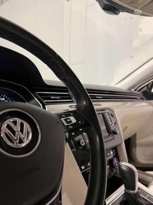 Yellow Volkswagen Passat 2015 in Klaipeda, with an engine capacity of 1.40 L and mileage of 138 thousand km for 12999 €, photo 33 on AUTOMOTO.COM.LV