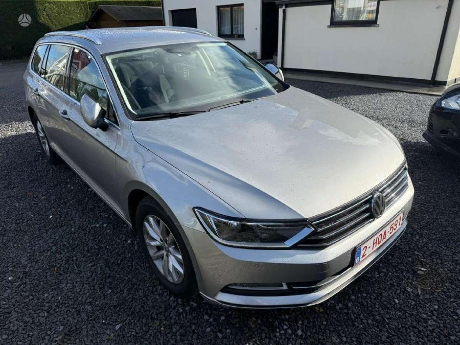 Yellow Volkswagen Passat 2017 in Siauliai, with an engine capacity of 1.60 L and mileage of 240 thousand km for 8100 €, photo 1 on AUTOMOTO.COM.LV