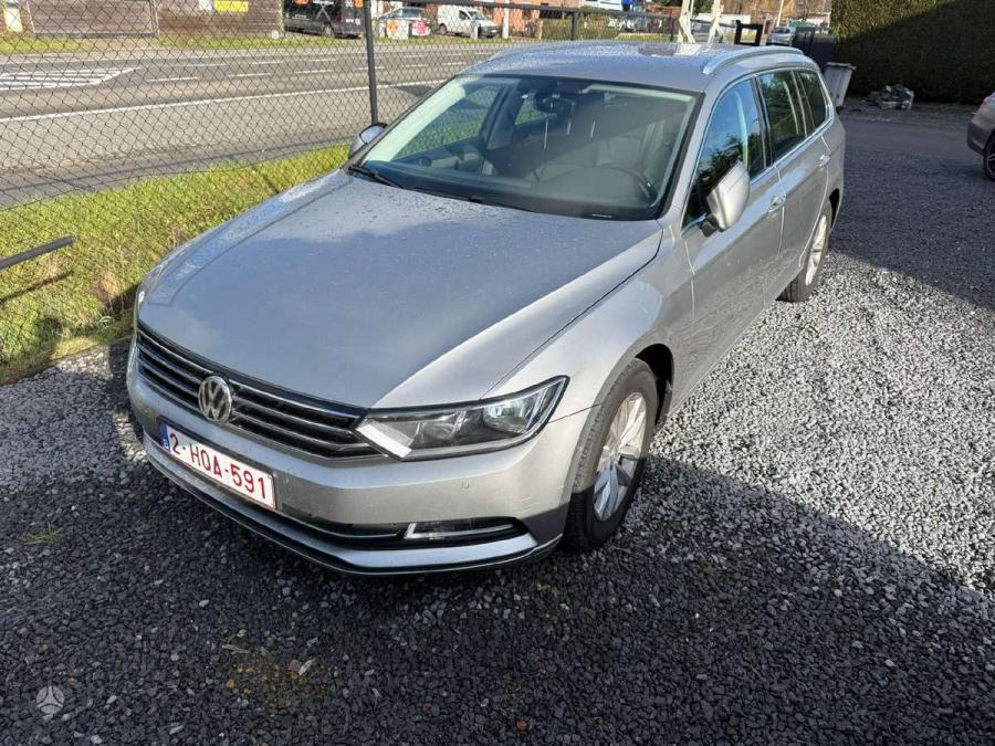 Yellow Volkswagen Passat 2017 in Siauliai, with an engine capacity of 1.60 L and mileage of 240 thousand km for 8100 €, photo 2 on AUTOMOTO.COM.LV