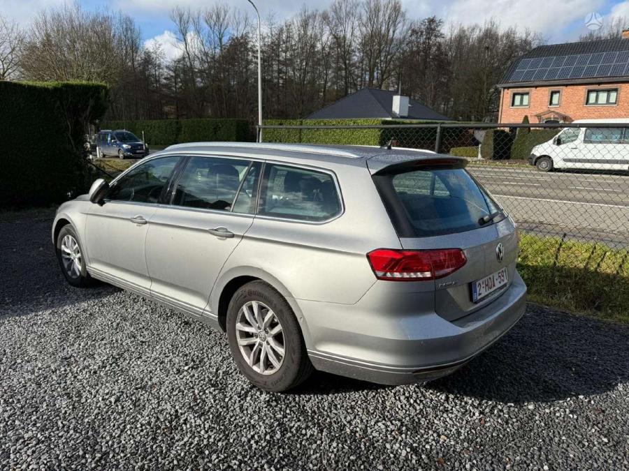 Yellow Volkswagen Passat 2017 in Siauliai, with an engine capacity of 1.60 L and mileage of 240 thousand km for 8100 €, photo 3 on AUTOMOTO.COM.LV