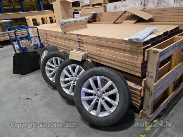 Dzeltens Volkswagen Passat 2021 Tallina, ar dzinēja tilpumu 1.50 L un nobraukumu 239 tūkst. km par 13500 €, foto 11 vietnē AUTOMOTO.COM.LV