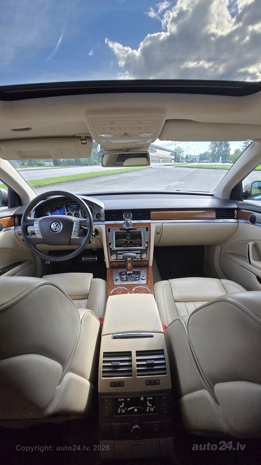 Beige Volkswagen Phaeton 2013 in Tallinn, with an engine capacity of 3.00 L and mileage of 270 thousand km for 9000 €, photo 1 on AUTOMOTO.COM.LV
