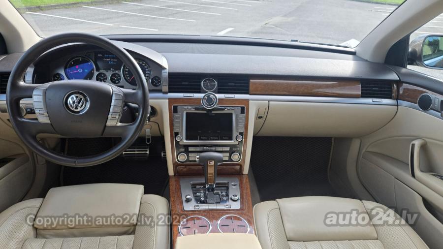 Beige Volkswagen Phaeton 2013 in Tallinn, with an engine capacity of 3.00 L and mileage of 270 thousand km for 9000 €, photo 12 on AUTOMOTO.COM.LV