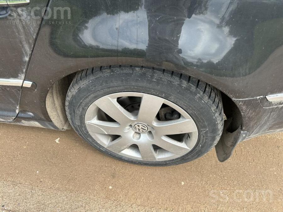 Melns Volkswagen Phaeton 2005 Daugavpils, ar dzinēja tilpumu 3.00 L un nobraukumu 290 tūkst. km par 3500 €, foto 4 vietnē AUTOMOTO.COM.LV