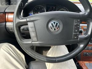 Melns Volkswagen Phaeton 2005 Daugavpils, ar dzinēja tilpumu 3.00 L un nobraukumu 290 tūkst. km par 3500 €, foto 11 vietnē AUTOMOTO.COM.LV