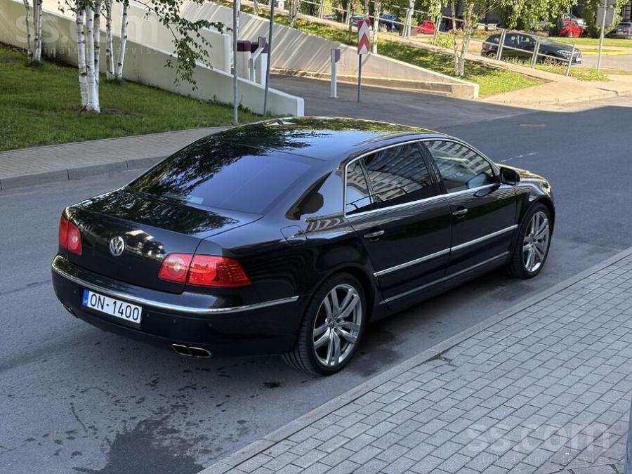 Melns Volkswagen Phaeton 2004 Rīga, ar dzinēja tilpumu 6.00 L un nobraukumu 151 tūkst. km par 12000 €, foto 1 vietnē AUTOMOTO.COM.LV