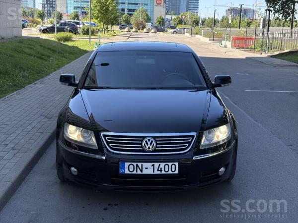 Black Volkswagen Phaeton 2004 in Riga, with an engine capacity of 6.00 L and mileage of 151 thousand km for 12000 €, photo 2 on AUTOMOTO.COM.LV