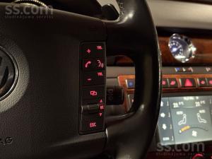 Melns Volkswagen Phaeton 2004 Rīga, ar dzinēja tilpumu 6.00 L un nobraukumu 151 tūkst. km par 12000 €, foto 13 vietnē AUTOMOTO.COM.LV