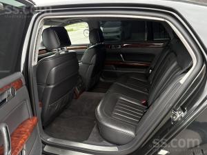 Melns Volkswagen Phaeton 2004 Rīga, ar dzinēja tilpumu 6.00 L un nobraukumu 151 tūkst. km par 12000 €, foto 26 vietnē AUTOMOTO.COM.LV
