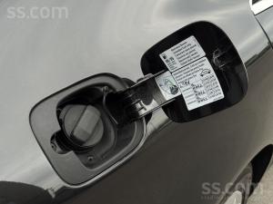 Melns Volkswagen Phaeton 2004 Rīga, ar dzinēja tilpumu 6.00 L un nobraukumu 151 tūkst. km par 12000 €, foto 33 vietnē AUTOMOTO.COM.LV