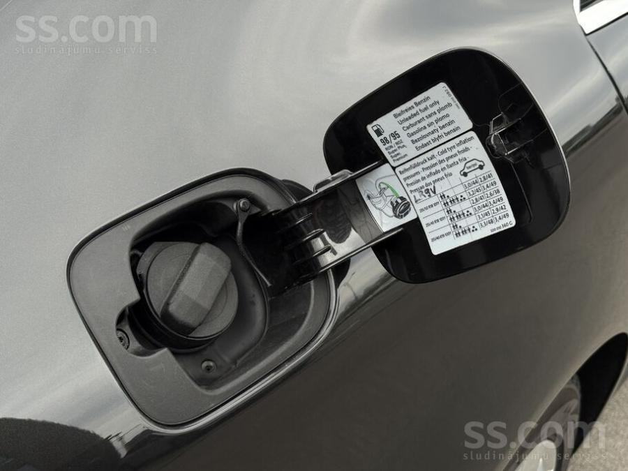 Melns Volkswagen Phaeton 2004 Rīga, ar dzinēja tilpumu 6.00 L un nobraukumu 151 tūkst. km par 12000 €, foto 33 vietnē AUTOMOTO.COM.LV