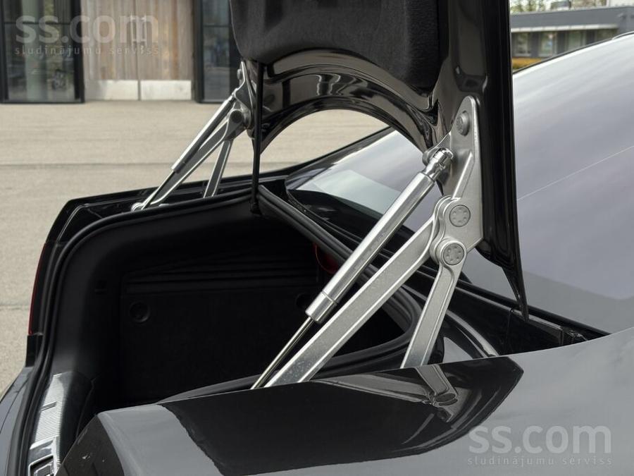 Melns Volkswagen Phaeton 2004 Rīga, ar dzinēja tilpumu 6.00 L un nobraukumu 151 tūkst. km par 12000 €, foto 34 vietnē AUTOMOTO.COM.LV