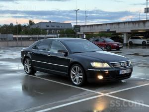Black Volkswagen Phaeton 2004 in Riga, with an engine capacity of 6.00 L and mileage of 151 thousand km for 12000 €, photo 4 on AUTOMOTO.COM.LV