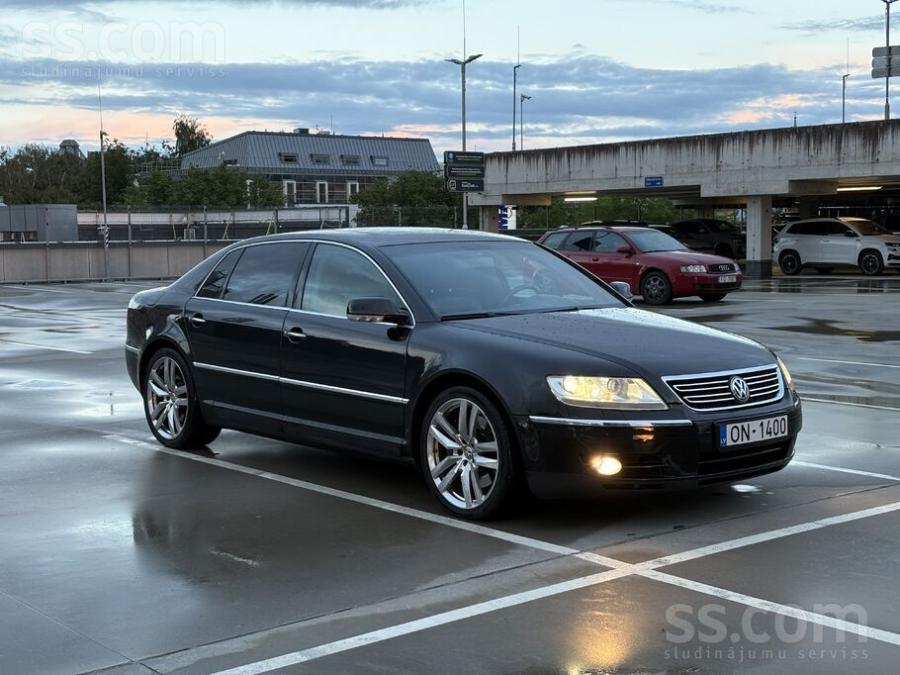 Black Volkswagen Phaeton 2004 in Riga, with an engine capacity of 6.00 L and mileage of 151 thousand km for 12000 €, photo 4 on AUTOMOTO.COM.LV