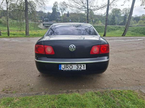 Melns Volkswagen Phaeton 2004 Kretinga, ar dzinēja tilpumu 5.00 L un nobraukumu 319 tūkst. km par 2400 €, foto 6 vietnē AUTOMOTO.COM.LV